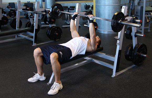 Pullover en banco plano - Musculación Total